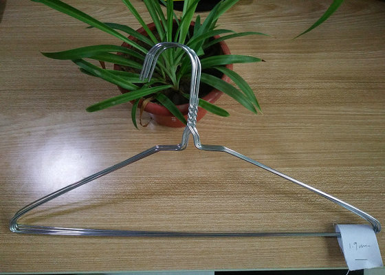 Laundry Galvanized Wire Hangers Low Carbon Steel Wire Material 16" Size 22cm Height
