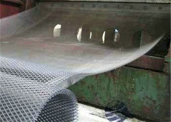 Stainless Steel Expanded Metal Mesh , Stretch Diamond Wire Mesh Low Maintenance