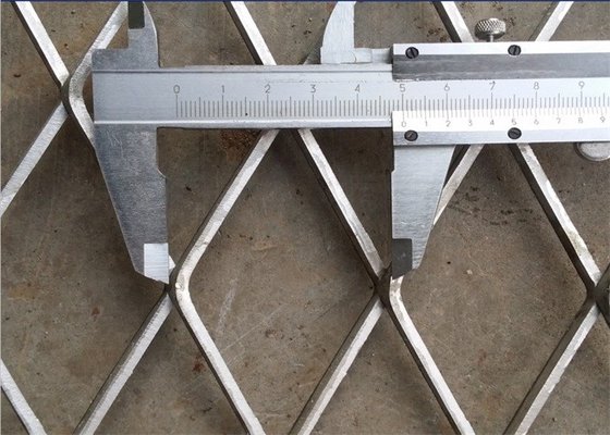 Heavy Duty Galvanized Expanded Metal Mesh , Steel Diamond Mesh 0.5mm-8mm Thickness