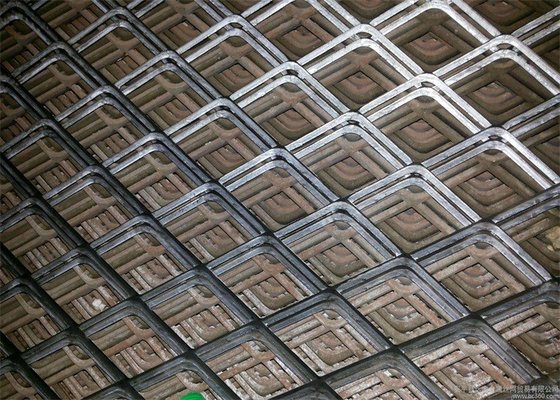 Diamond Shaped Hole Steel Expanded Metal Sheet Plastic Coated 2MM Thickness