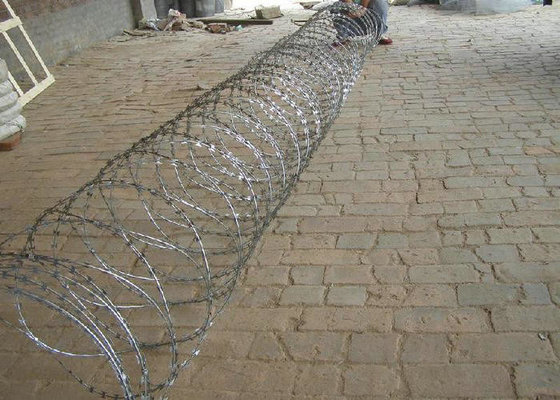 Hot Dipped Galvanized Razor Barbed Wire For Fence , Electric Barbed Wire Fence