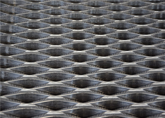 Hot Dip Galvanized Steel Sheet Expanded Metal Mesh Diamond Shape Silver Color