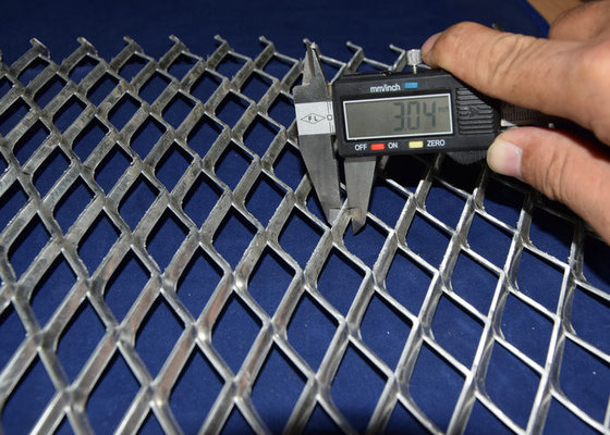Diamond Shape Expanded Metal Mesh 304 Stainless Steel Wire Material
