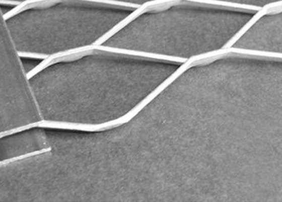 304 Stainless Steel Type Expanded Metal Mesh Micro Hole With 9 Gauge Thickness