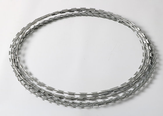 Single Coil BTO-22 Galvanized Razor Barbed Wire 2.5mm Wire Diameter