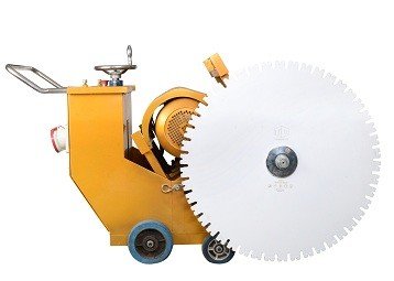 Small Volume Electric Road Saw Machine With 20KW Wireless Remote Control