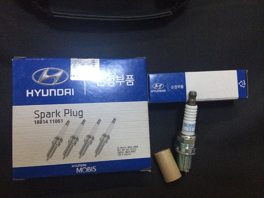 Hyundai/Kia 18814-11051 Свеча зажигания BKR5ES-11 Genuine Hyundai PLUG ASSEMBLY