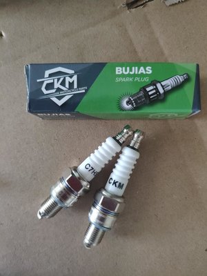 CD70 motorcycle spark plug A7TC for GY6 125CC 150CC CBT125 CM-125 white color