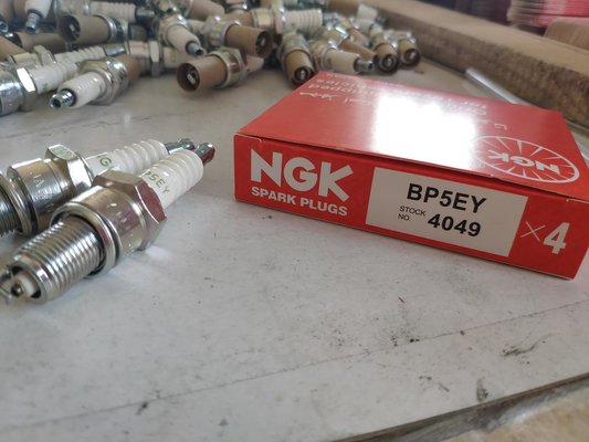 NGK Spark plug V-Power BP5EY /4049 for Honda NGK ( 7727 ) bp6ey v-power