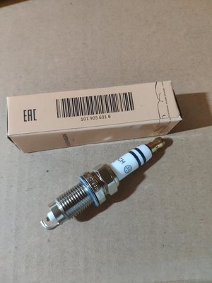 OEM Volkswagen Santana Auto Parts 101905601B Spark Plug