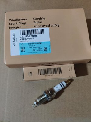 OEM Volkswagen Santana Auto Parts 101905601B Spark Plug
