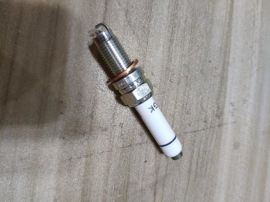 GENUINE VW AUDI SEAT SKODA SPARK PLUG NGK iridium candle 04E905601B