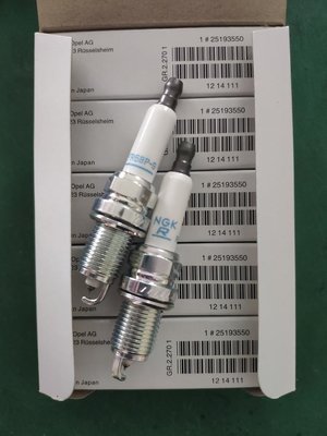 GM Iridium Spark plug 25 193 550 OEM 1214111 VAUXHALL, OPEL, HOLDEN