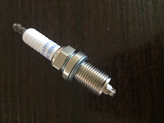 OPEL GM Car Spark Plugs 95519055 With 2 Electrodes OEM 1214117