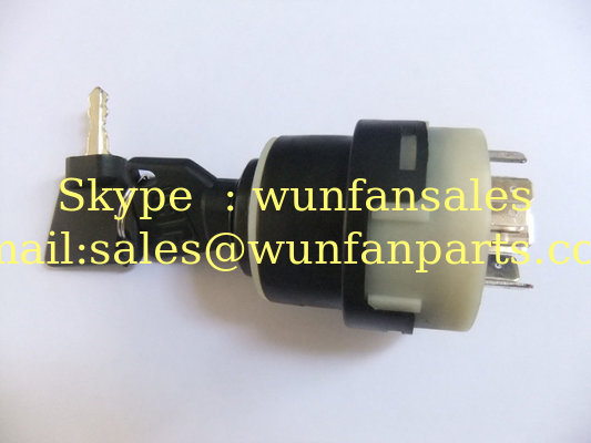 LIGNITION SWITCH WITH 2 KEYS - JCB 701/80184