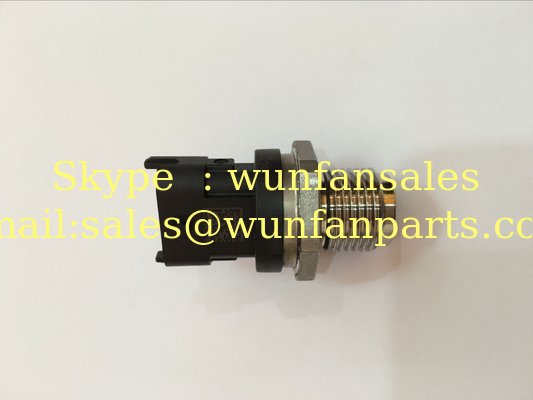 Bosch Common rail sensor 0281006425 / 0281006425-0cc / 0281006425-0B7 for D375  T375 Truck