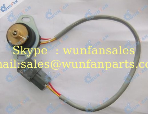 KOMATSU PC200-6 7861-92-4130 EXCAVATOR THROTTLE MOTOR FITTING SENSOR