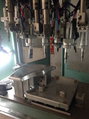 The trunk of sound insulation cotton ultrasonic welding machine