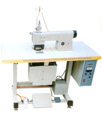 Non-woven mask ultrasonic welding equipment