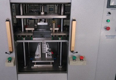 Battery box of hot plate welding equipment