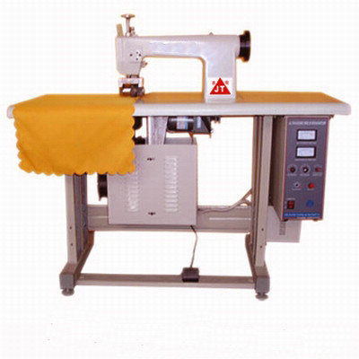Non-woven bag ultrasonic welding machine