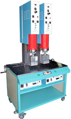 Double ultrasonic plastic welding machine