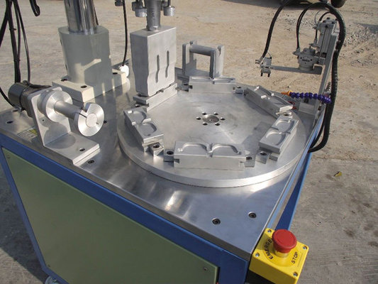 Ultrasonic welding machine for the rotating disk