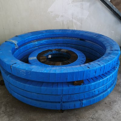 PC400-3 excavator swing bearing slewing ring bearing (1550*1236*147mm) for Komatsu PC400-3 excavator supplier