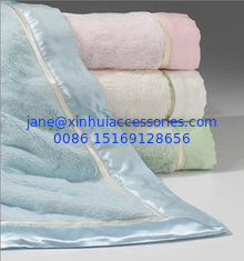 China Custom Print Plain Color Luxury Beach Towel Hotel Towel Satin Border supplier