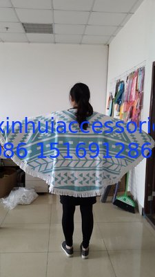 Small MOQ custom design wearable round beach towel with punch round beach towel supplier