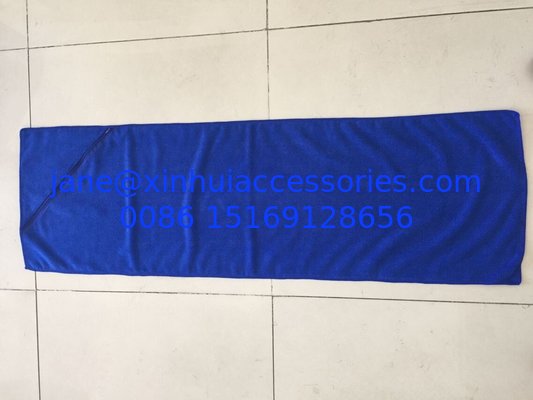 Small MOQ Custom Color and Logo gym towel with zip pocket supplier