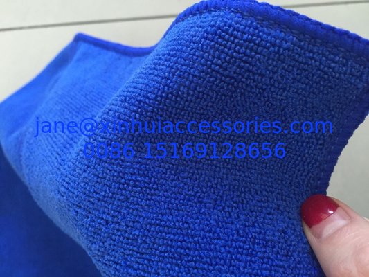 Small MOQ Custom Color and Logo gym towel with zip pocket supplier