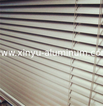 White Wooden Grain Painting for Manual Rolling Shutter/Meshwork Door supplier