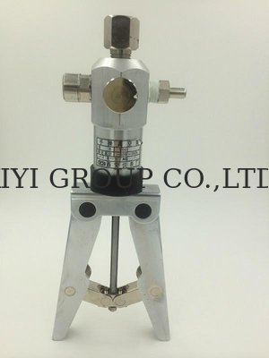 High pressure manual pressure pump
