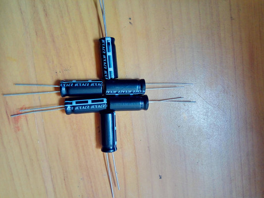 Super capacitor 2.7v 3.3f Farah capacitors 2.7V 3.3F 8*20MM Small size, large capacity 2.7V 3.3F