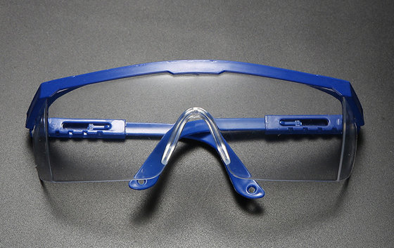 Hight Quality Anti-Virus Anti-Fog and Anti-Scratch Lens Safety Glasses Goggles in Stock