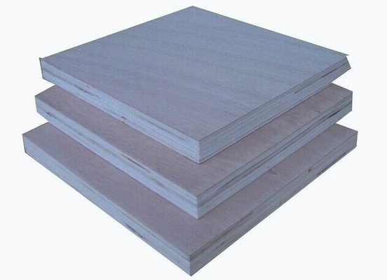 Supply 13mm 4X8 High-Quality Green Pine Wood Veneer Plywood (used as highchairs)