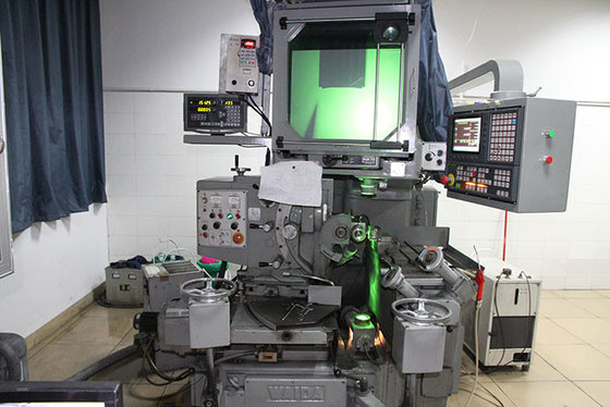 Grinding precision of WAIDA profile grinding machine is 0.001mm in YIZE