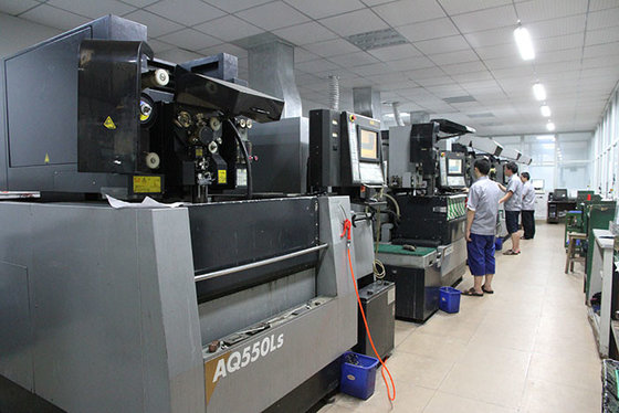 Diamension tolerance of precision mold parts in YIZE is ±0.001mm,professional precision mold parts process