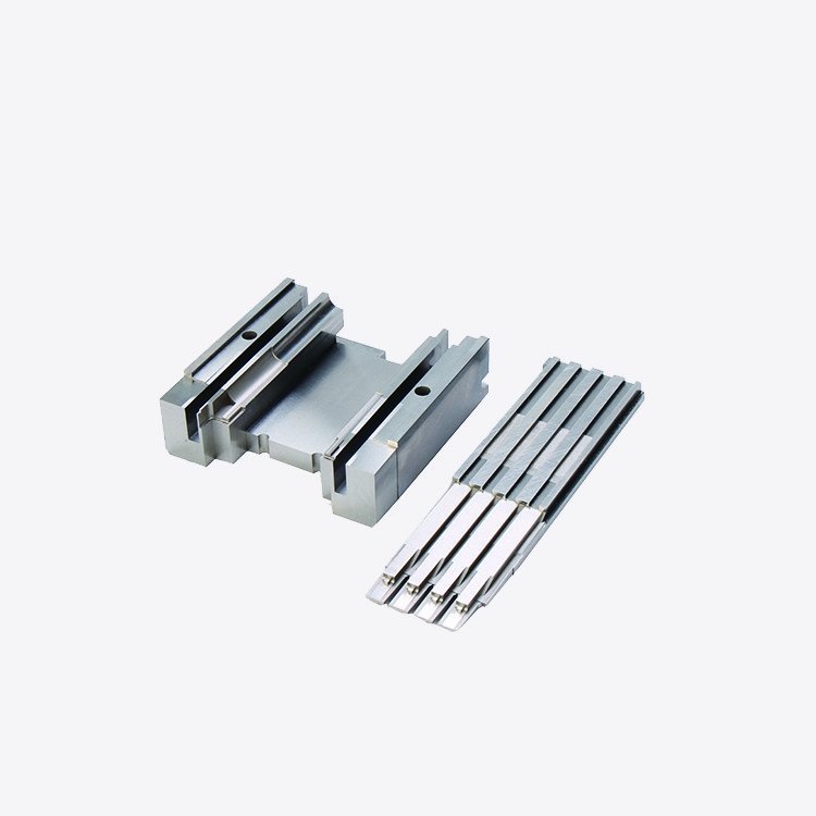 2020 injection mold parts---Precision plastic mold parts of YIZE has perfect service