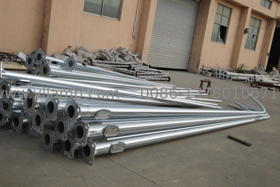 International welding standard of CWB round shape Q235 carbon steel zincification double arms parking lot street light p supplier