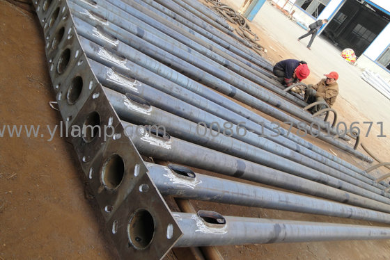 Q235 galvanized single arm round octagonal LED highway street light pole supplier
