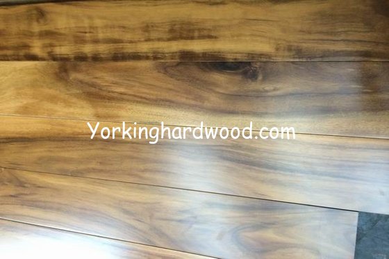 Satin Gloss acacia in tigerwood grain look