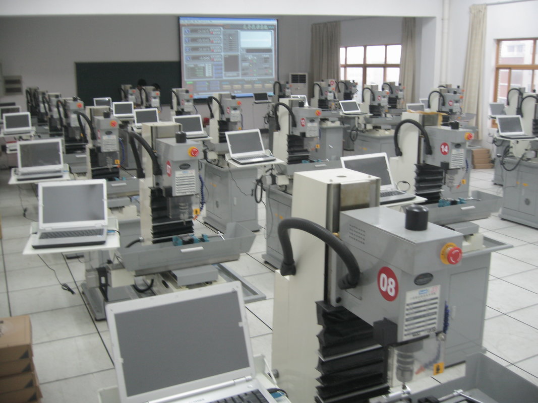 Mini CNC Mill for ocational technical college Education & Training CNC and DIY enthusiasts.