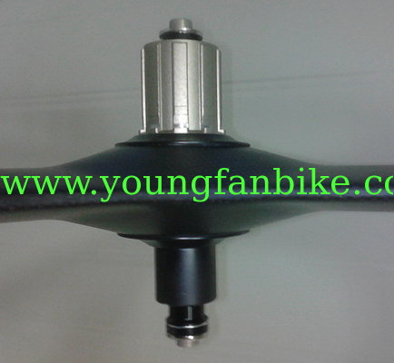 2014 new Design light 700c 3-spokes carbon clincher wheel with 66mm for road &track bike