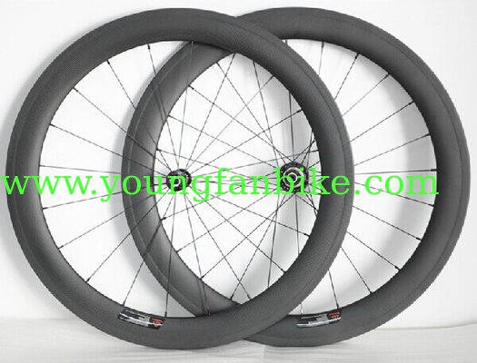 high quality popular chinese low price60mm Clincher 700c road bike carbon wheel 23mm width
