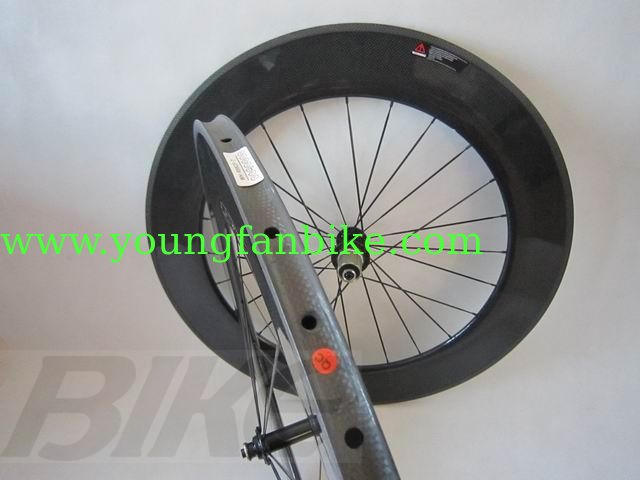 Super light strongest low price 700c clincher carbon wheelset carbon 88mm 23mm road bike