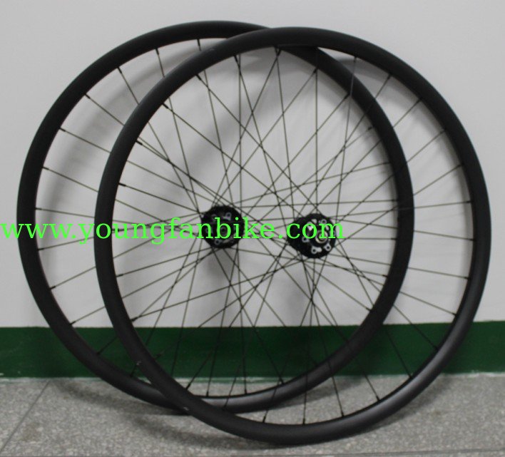 2014 stiffnesee and fashion Chinese carbon clincher mtb 29er*25mm wheelset rims width 30mm