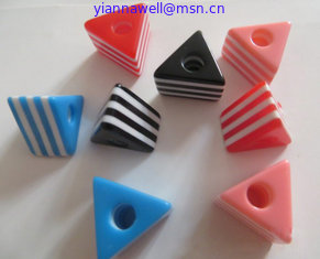 China acrylic colorful triangle beads supplier