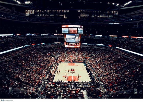 Full Color P4 Cube Stadium LED Screens / Stadium Video Screens